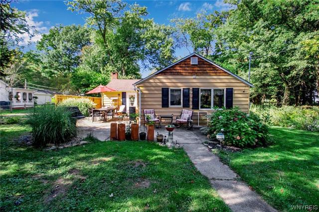9416 Lake Shore Rd, Evans, NY 14006 | 38 Photos - Movoto