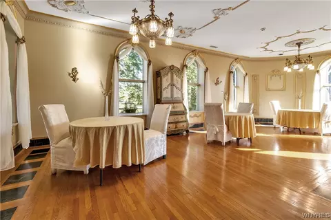 280 Pine Rdg, Cheektowaga, NY 14225 | 45 Photos - Movoto