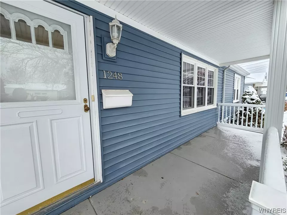 1248 91st St, Niagara Falls, NY 14304 | 37 Photos - Movoto