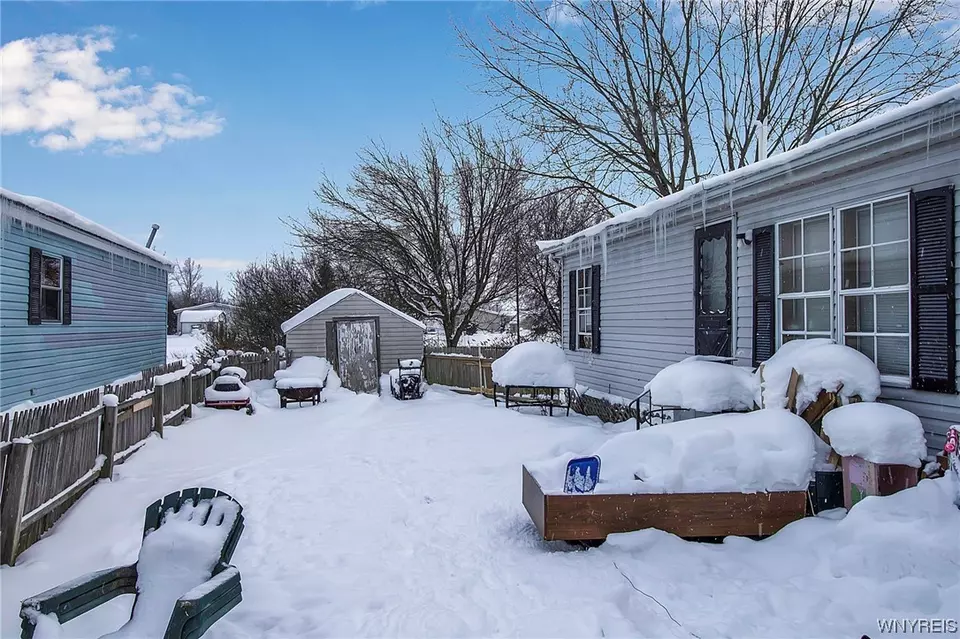 532 Applewood Dr, Lockport, NY 14094 - Movoto