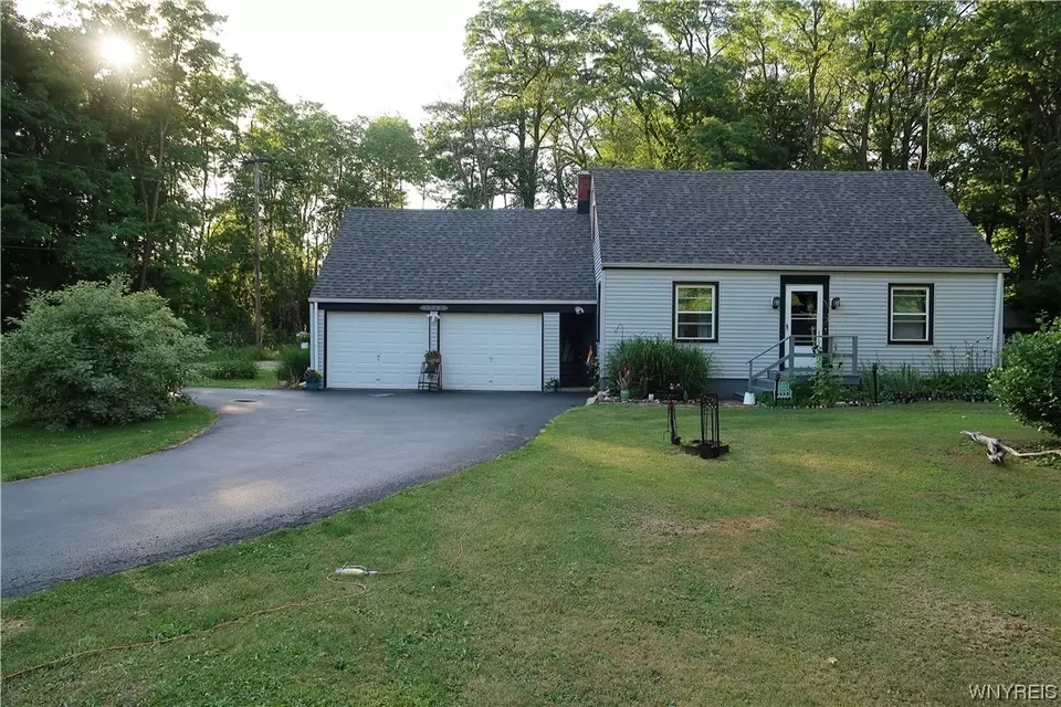 1726 S Creek Rd, Evans, NY 14047 | 39 Photos - Movoto