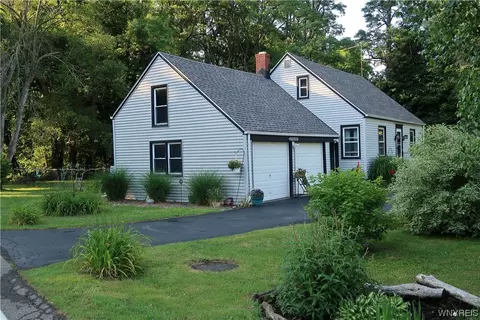1726 S Creek Rd, Evans, NY 14047 | 39 Photos - Movoto
