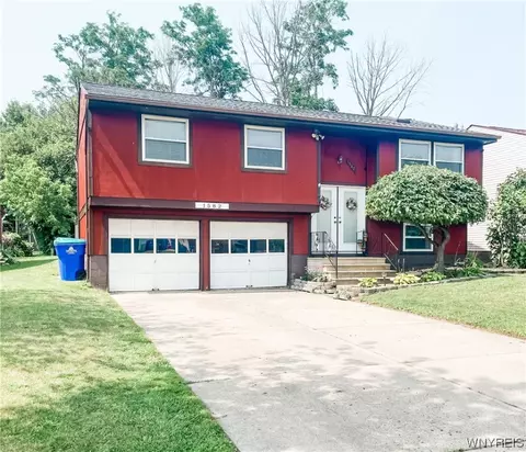 5817 Lakeview, Lake View, NY 14085 | 31 Photos - Movoto