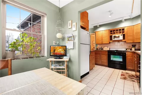 33 Deerhurst Park Blvd, Buffalo, NY 14217 | 43 Photos - Movoto