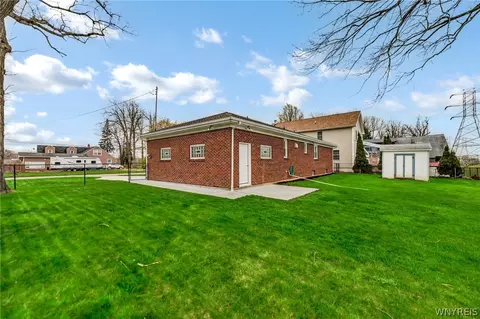 24 Susan Ln, Cheektowaga, NY 14225 | 36 Photos - Movoto