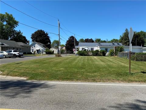 3255 Edgemere Dr, Greece, NY 14612 | 5 Photos | MLS #R1416167 - Movoto