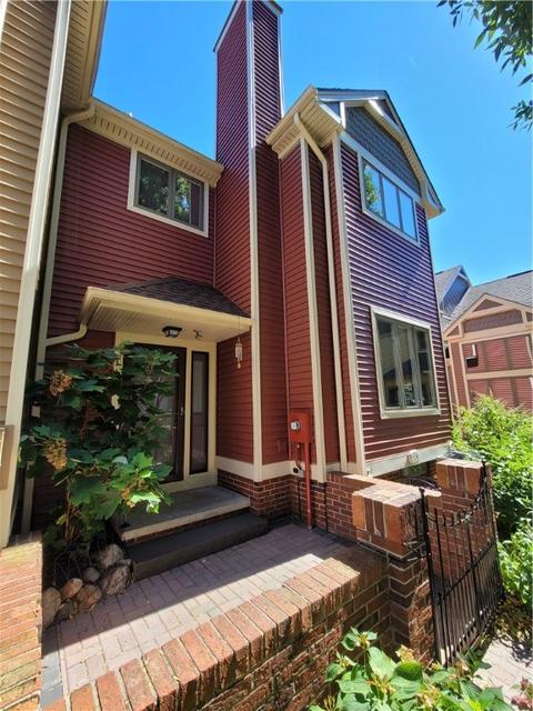 Condo/Townhouse Homes for Sale in Rochester NY.