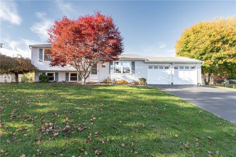 33 Hay Market Rd, Chili, NY 14624 | 43 Photos | MLS #R1443789 - Movoto