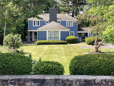 42 Wolcott St, Le Roy, NY 14482 | 24 Photos | MLS #R1476577 - Movoto