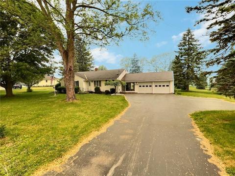 9232 Warsaw Rd, Le Roy, NY 14482 | 35 Photos | MLS #R1476800 - Movoto