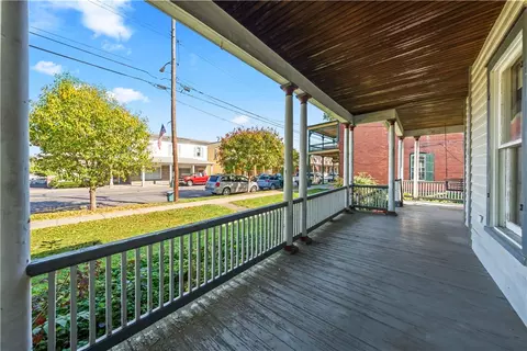 17 W Main St, Clifton Springs, NY 14432 | 49 Photos - Movoto