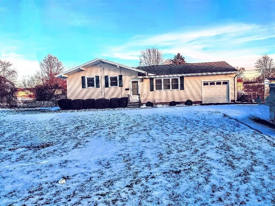 24 Academy Dr, Rochester, NY 14623 | 18 Photos - Movoto