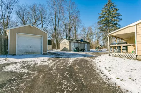 2402 Leroy Caledonia Rd, Le Roy, NY 14482 | 28 Photos - Movoto