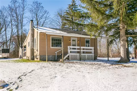 2402 Leroy Caledonia Rd, Le Roy, NY 14482 | 28 Photos - Movoto