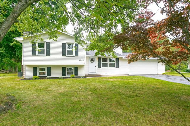 1704 Apple Hollow Ln, Hamlin, NY 14464 | 35 Photos - Movoto