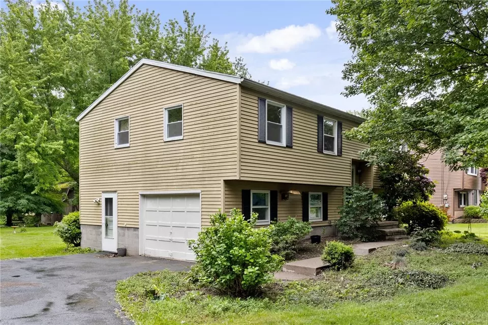 6620 Lakeside Rd, Ontario, NY 14519 | 39 Photos - Movoto