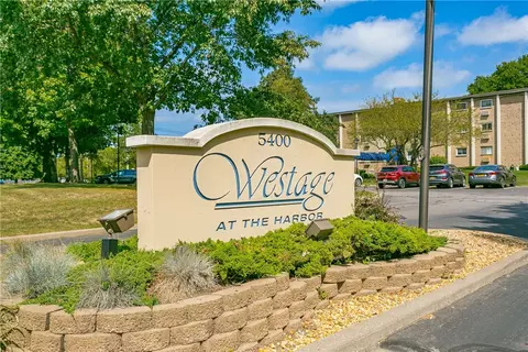 202 Westage At The Hbr, Irondequoit, NY 14617 | 26 Photos - Movoto