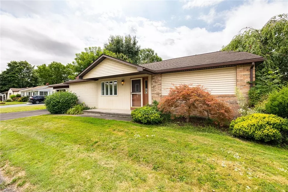 670 Howard Rd, Gates, NY 14624 | 28 Photos - Movoto