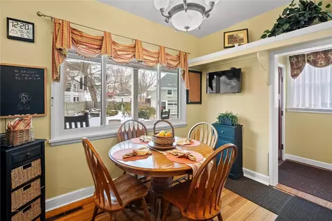 44 Riverside Dr, Binghamton, NY 13905 | MLS# R1588097 | 43 Photos - Movoto