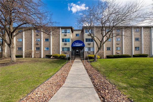 910 Westage At The, Irondequoit, NY 14617 | MLS# R1594166 | 18 Photos ...