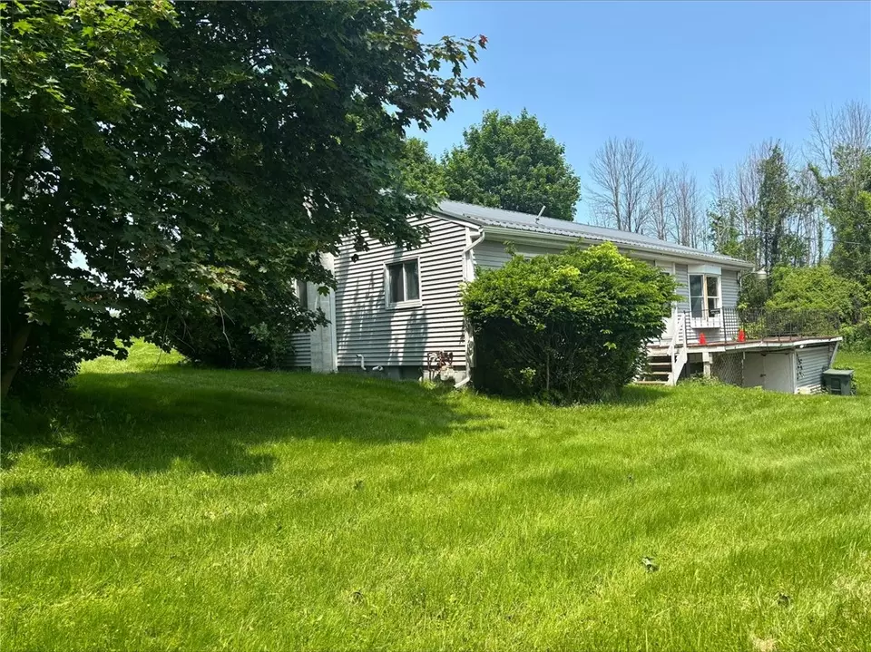 516 County Road 26, Newark, NY 14513 | MLS# R1611453 | 7 Photos - Movoto