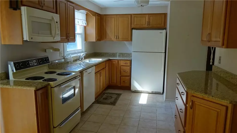 95 Shore Vista Dr, Greece, NY 14612 | 30 Photos - Movoto