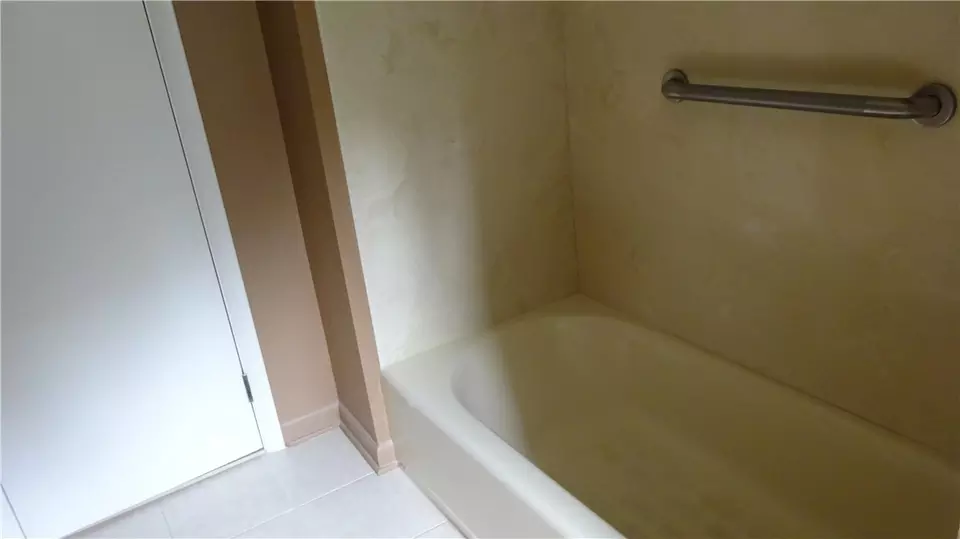 95 Shore Vista Dr, Greece, NY 14612 | 30 Photos - Movoto