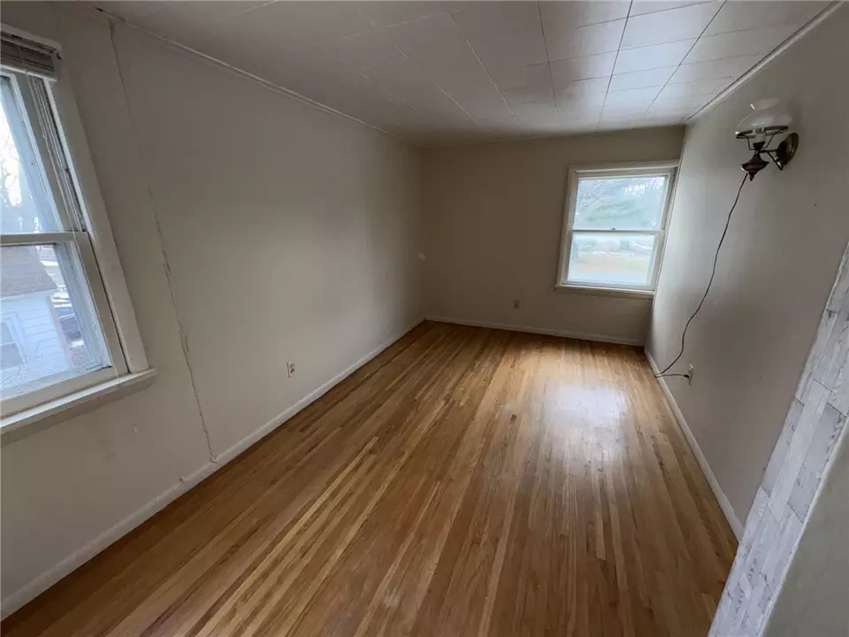 180 Northmore Ave, Gates, NY 14606 | MLS# R1655019 | 14 Photos - Movoto