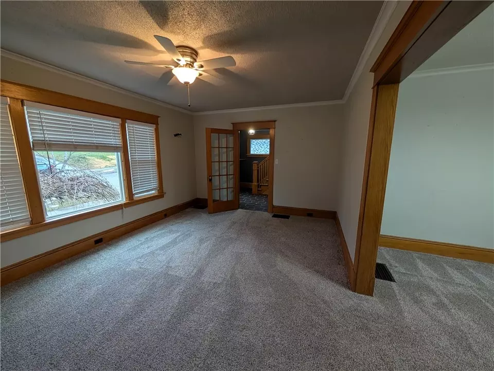 37 Calvin Ct, Bradford, PA 16701 | MLS# R1658401 | 24 Photos - Movoto