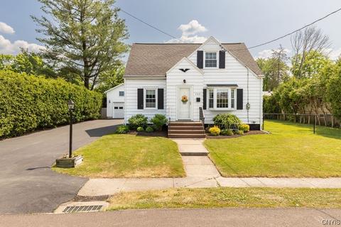 205 Exeter St, East Syracuse, NY 13057 | 38 Photos | MLS #S1474349 - Movoto