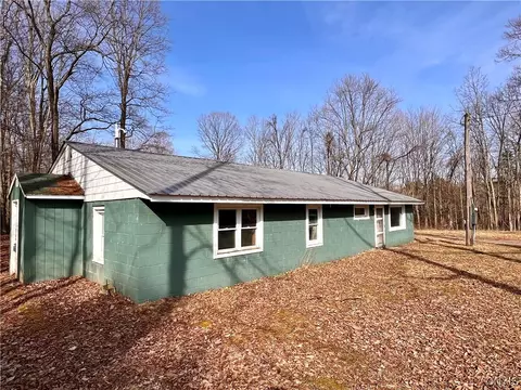 418 Howard Rd, Volney, NY 13069 | 32 Photos - Movoto