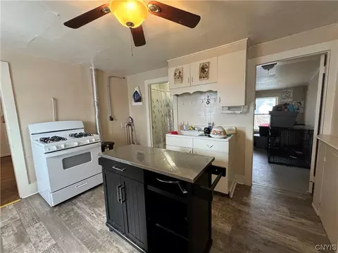 606 W Thomas St, Rome, NY 13440 | 19 Photos - Movoto