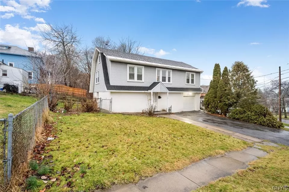 328 Wilson St, Syracuse, NY 13203 | 18 Photos - Movoto