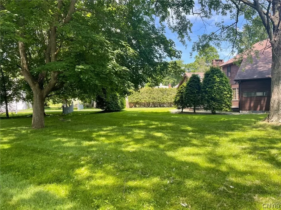 131 W Hamilton Ave, Sherrill, NY 13461 | 38 Photos - Movoto