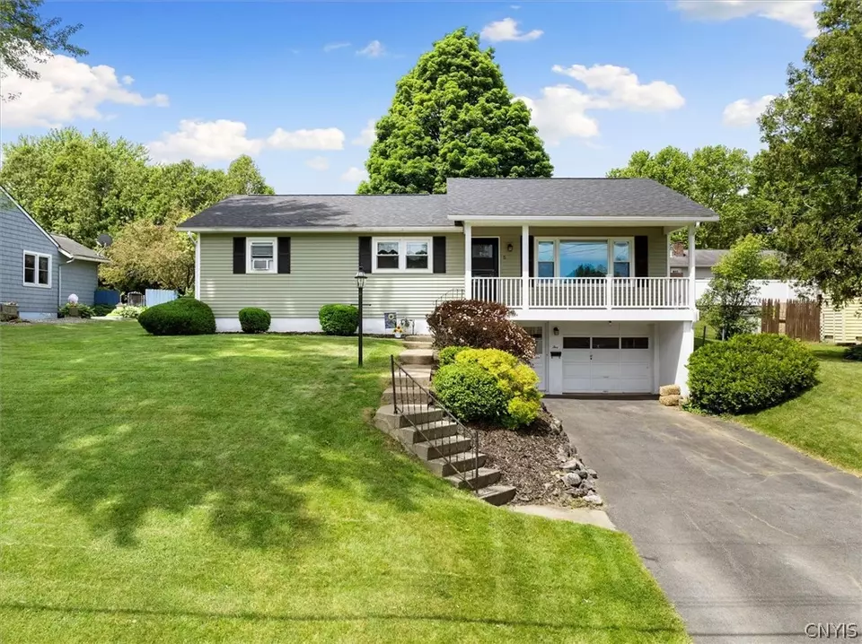 5 Regency Rd, New Hartford, NY 13413 | 32 Photos - Movoto