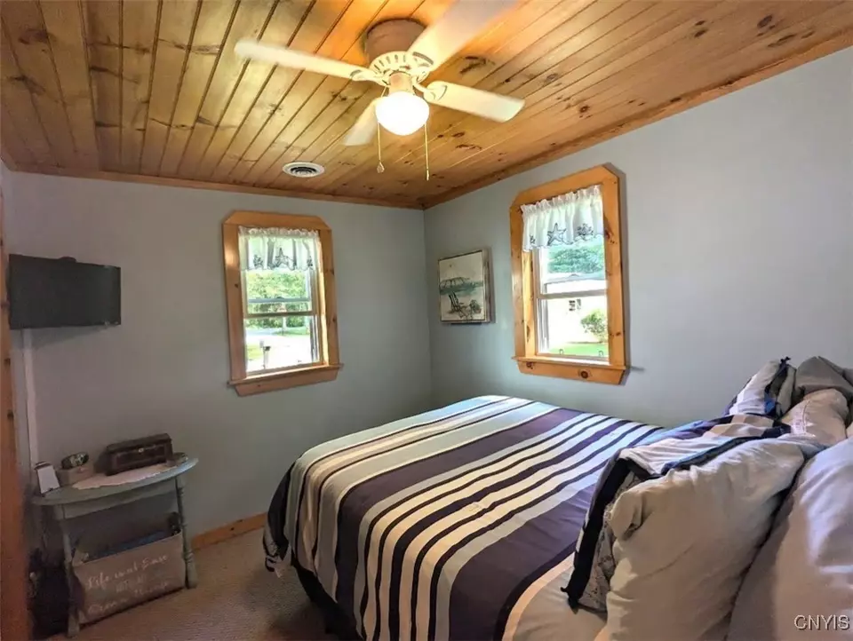 2913 Division St, Vienna, NY 13308 | 28 Photos - Movoto