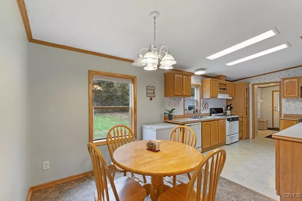 6313 Schepp Rd, Kirkville, NY 13082 | MLS# S1643700 | 29 Photos - Movoto