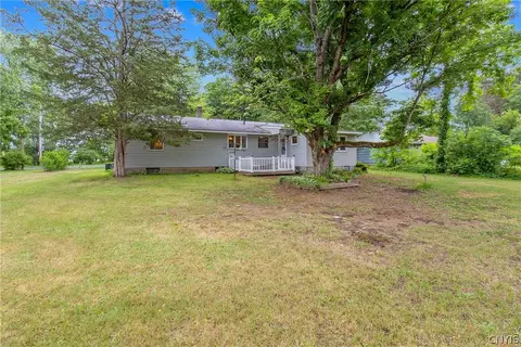 8953 Henry Clay Blvd, Clay, NY 13041 | MLS# S1690301 | 36 Photos - Movoto