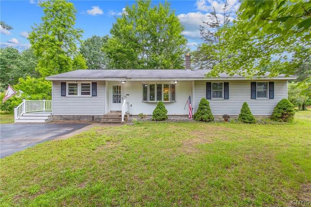 8953 Henry Clay Blvd, Clay, NY 13041 | MLS# S1690301 | 36 Photos - Movoto