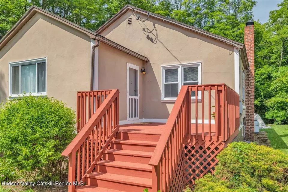 6 Steven St, Ellenville, NY 12428 | 20 Photos - Movoto