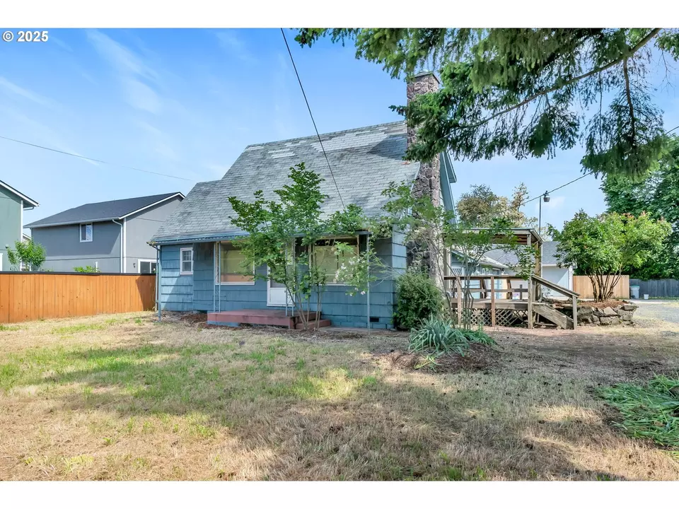 1325 Maxwell Rd, Eugene, OR 97404 | MLS# 132556231 | 9 Photos - Movoto