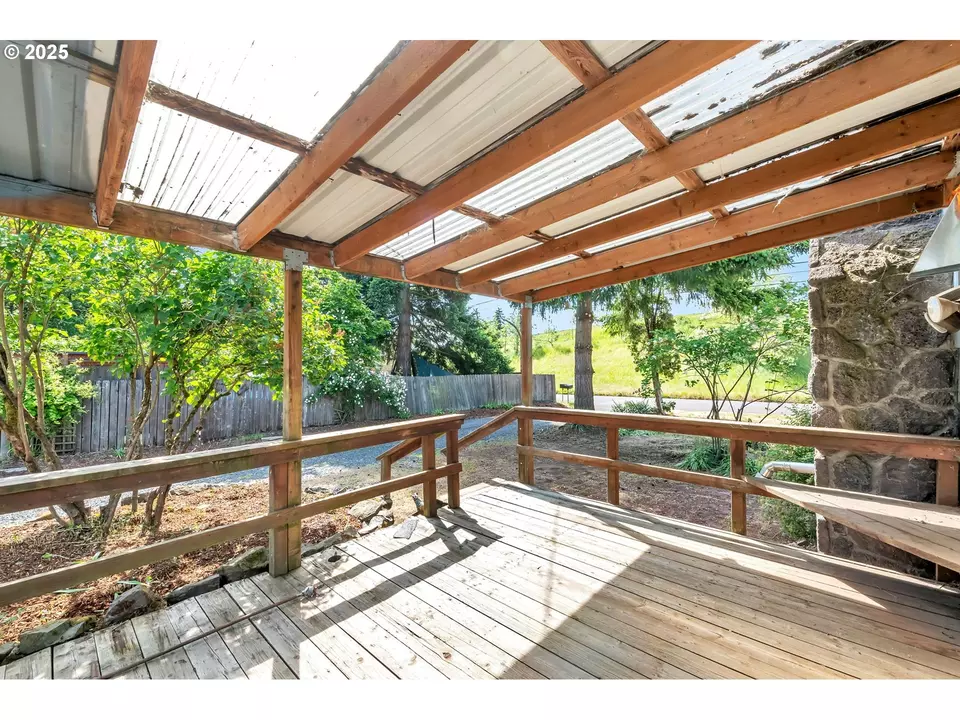 1325 Maxwell Rd, Eugene, OR 97404 | MLS# 132556231 | 9 Photos - Movoto