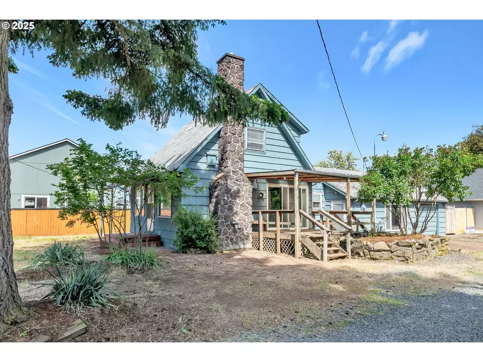 1325 Maxwell Rd, Eugene, OR 97404 | MLS# 132556231 | 9 Photos - Movoto