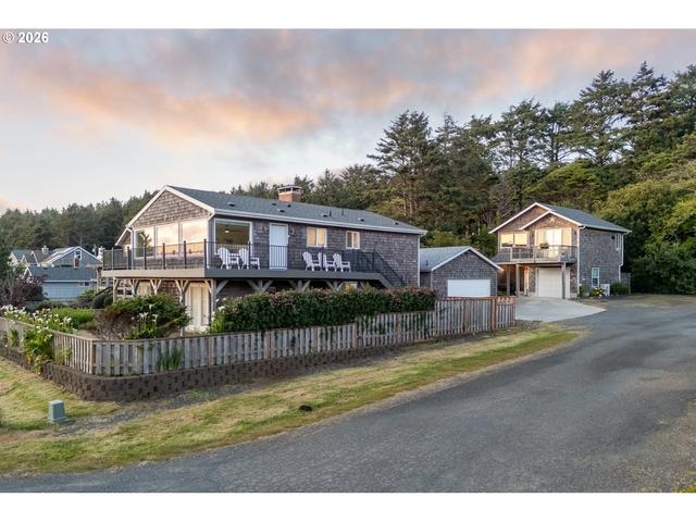3087 S Hemlock St, Cannon Beach, OR 97110 | 48 Photos - Movoto