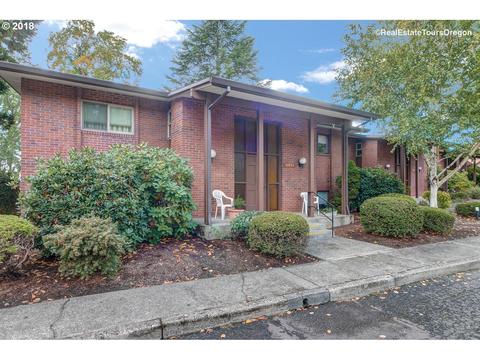 11490 SW Crown Dr #1, King City, OR 97224 | 1 photo | MLS #18602752 ...