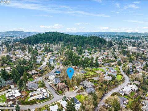 SE Ash Pl, Portland, OR 97215 | 16 Photos | MLS #23136692 - Movoto