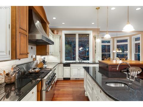 13616 NW Glendoveer Dr, Portland, OR 97231 | 29 Photos - Movoto