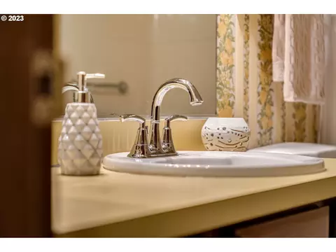 12665 SW Prince Edward Ct #C, King City, OR 97224 | 32 Photos - Movoto