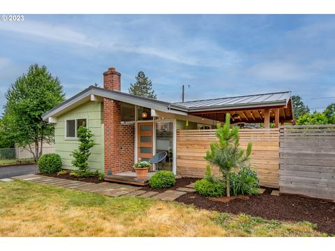1931 SE 143rd Ave, Portland, OR 97233 | 40 Photos | MLS #23469271 - Movoto