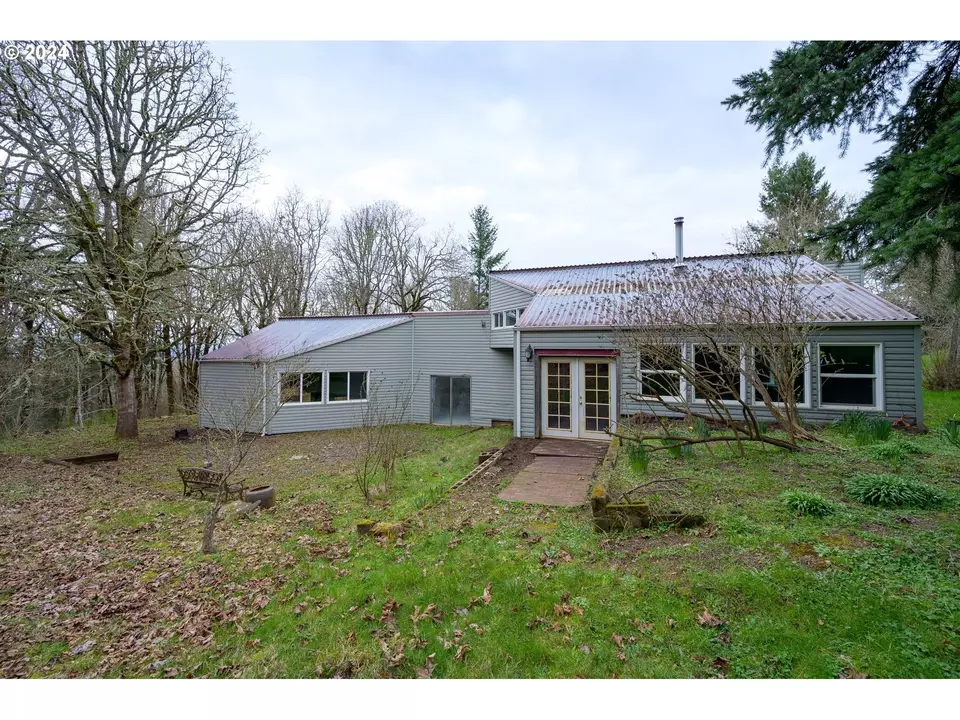 16850 SE Walnut Hill Rd, Amity, OR 97101 | 47 Photos - Movoto